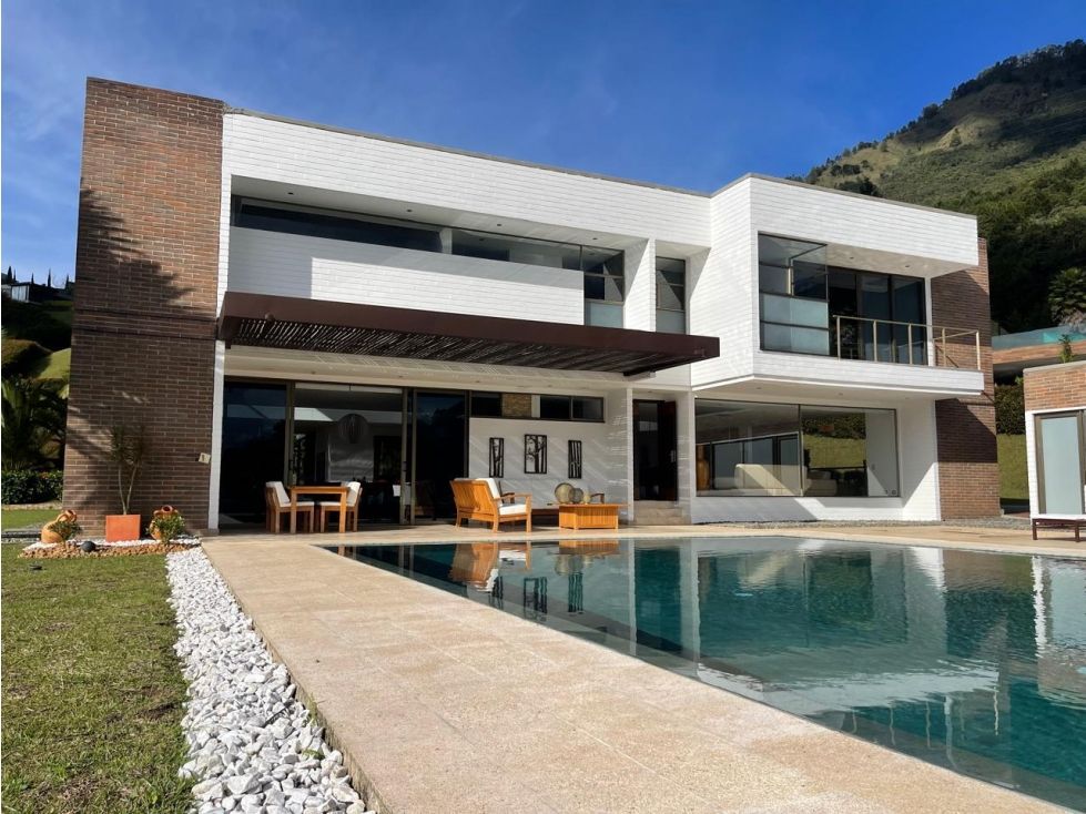 Inmueble en Venta, Casa campestre en ALTOS DEL POBLADO, Medellín