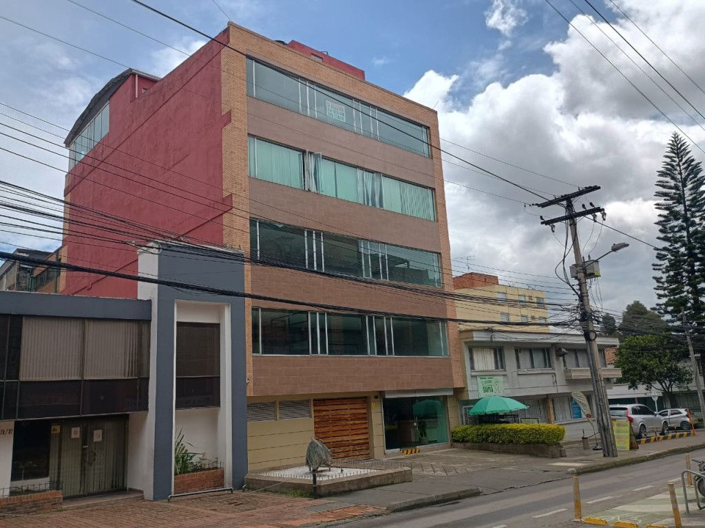 Inmueble en Arriendo, Oficina en LAGO GAITAN, Bogotá